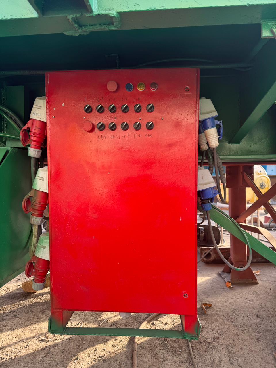 How to Choose a VFD Panel for Quarry Operations UAE | EcoFusion